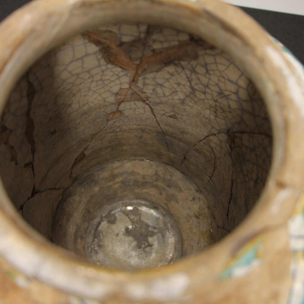 A Cryptic Vessel - Illuminating Objects