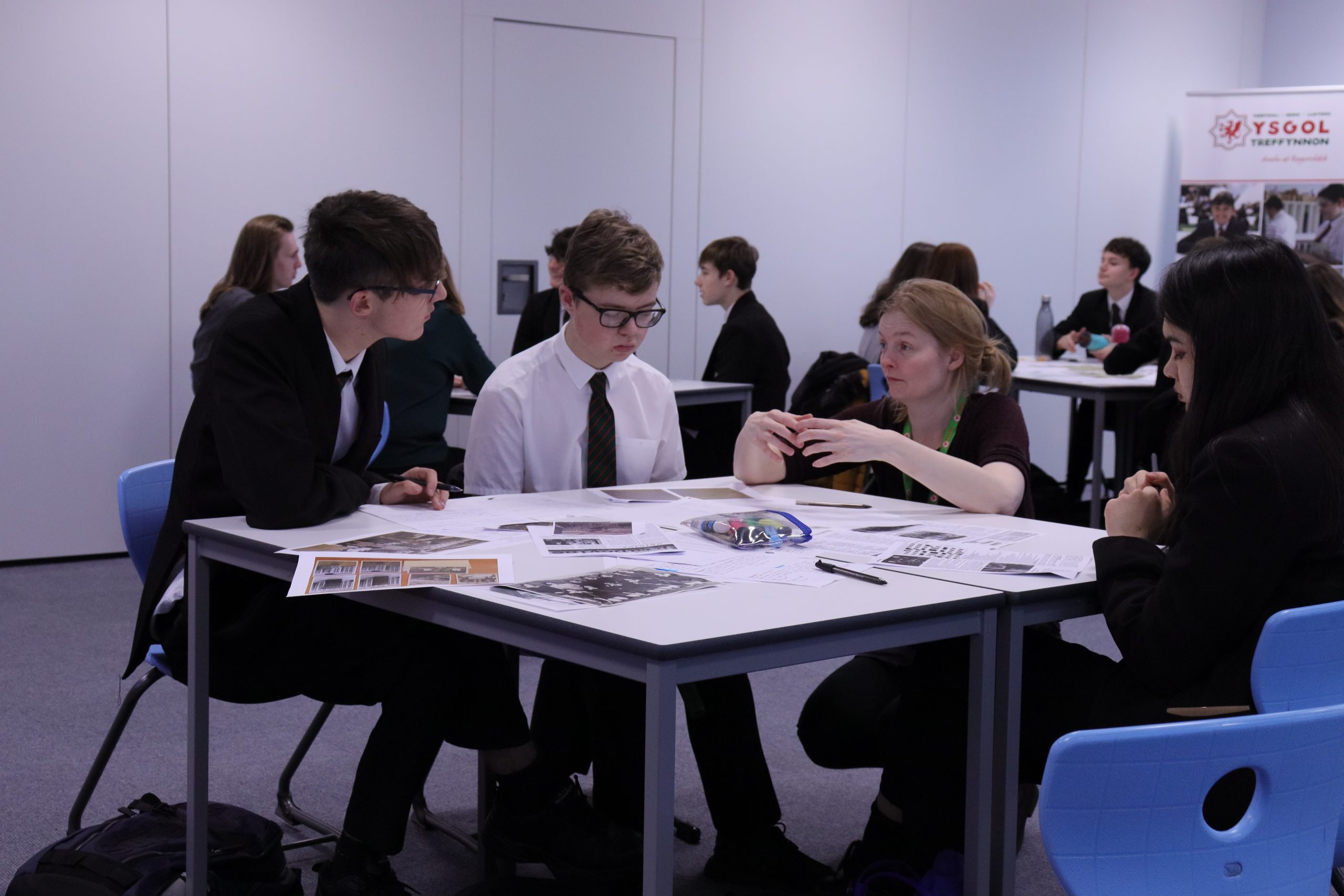 GCSE History students investigate Courtaulds Ltd sources - Courtauld ... GCSE History students investigate Courtaulds Ltd sources - Courtauld ...